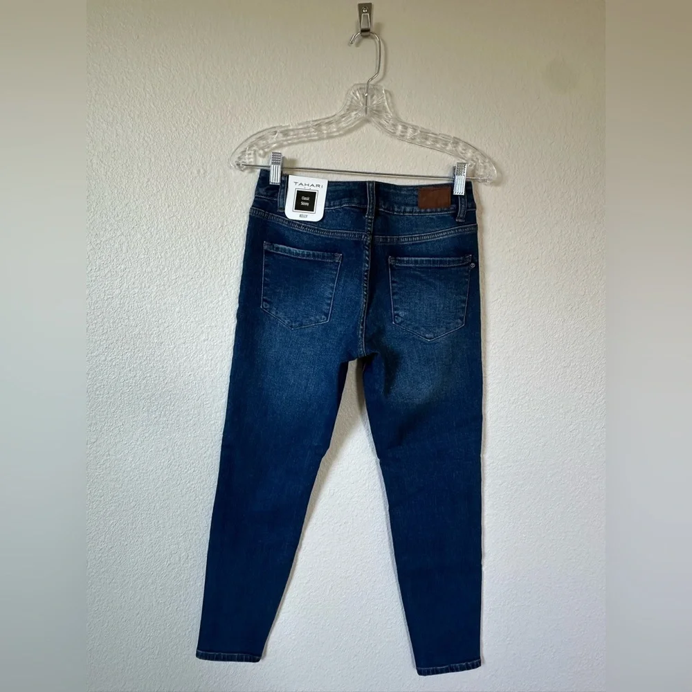 Tahari | Jeans | Nwt Tahari Kelly Skinny Jeans Dark Wash Size 427 ...
